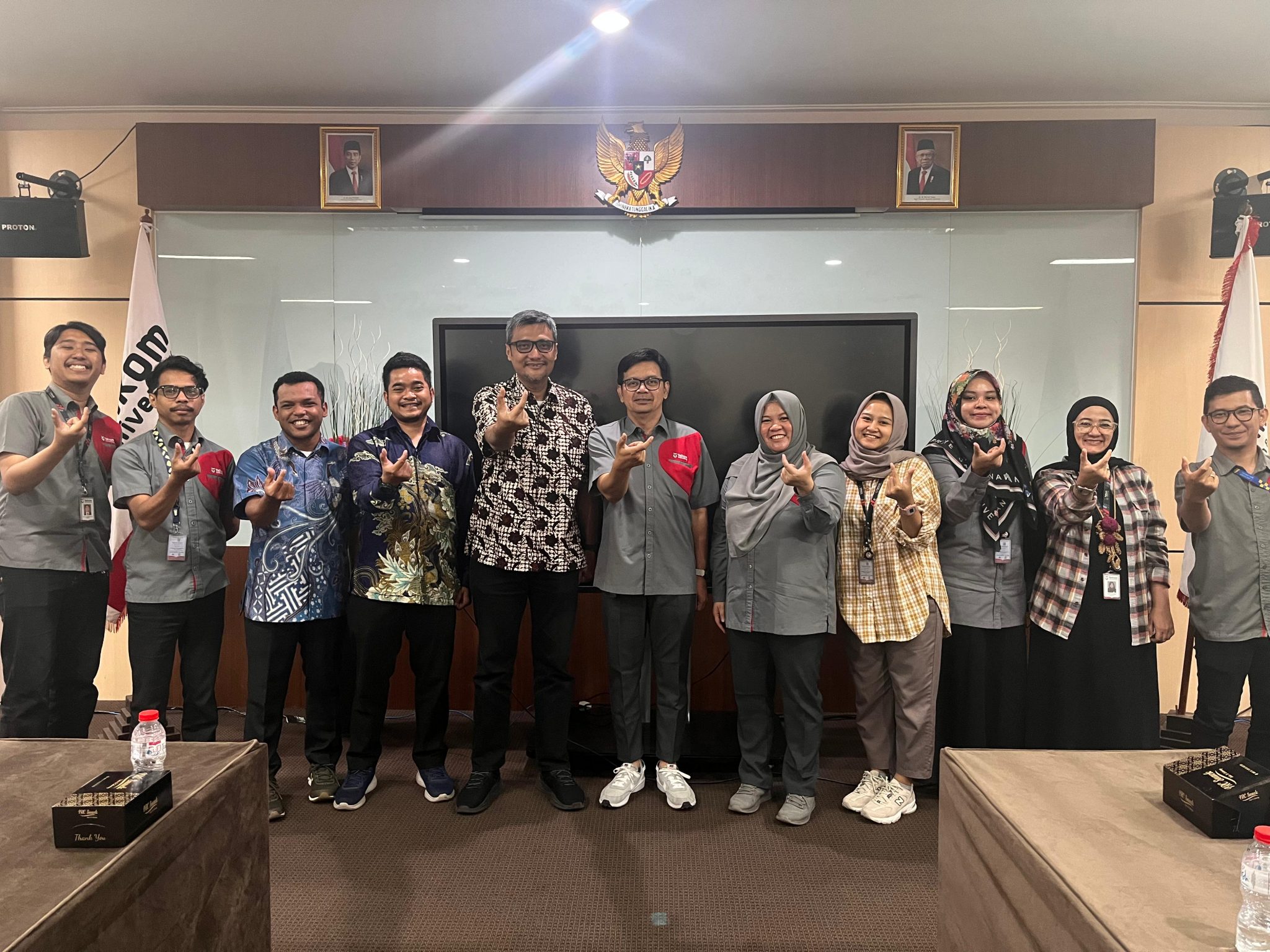 [BENCHMARKING VISIT OF THE UNIVERSITY OF SOUTH SUMATRA TO THE SCHOOL OF ...